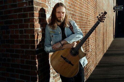 Mike Dawes: Freestyle English Guitarist Interview - Listen Now!